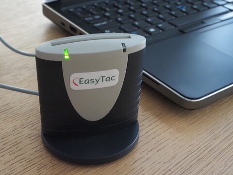 Tacho card readers compared: uTrust 2700R and OMNIKEY 3121 - EasyTac ...